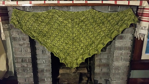 [FO] My Massive Dragonscale Shawl : r/knitting