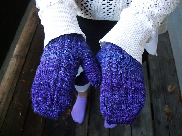 FO: Purple Mittens Majesty | Stitch, Brinn, Stitch!